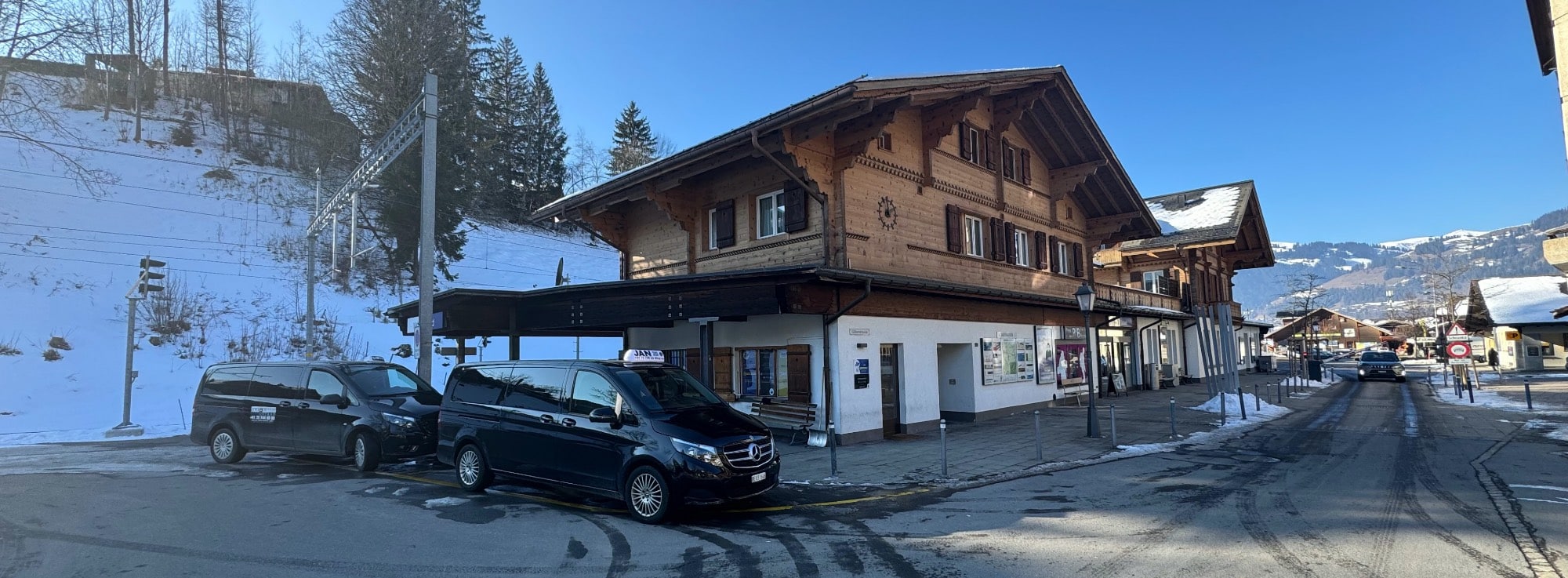 How To Get To Gstaad & Saanenland | Ultimate-Ski